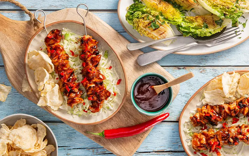 Smokey BBQ-kippendijspies met witte kool & rode peper – Verstegen.nl